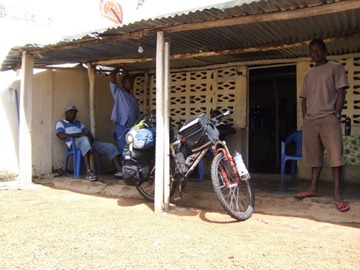Luanda-Maputo by Bicycle: 7º Dia (Caculama – Xá Muteba)